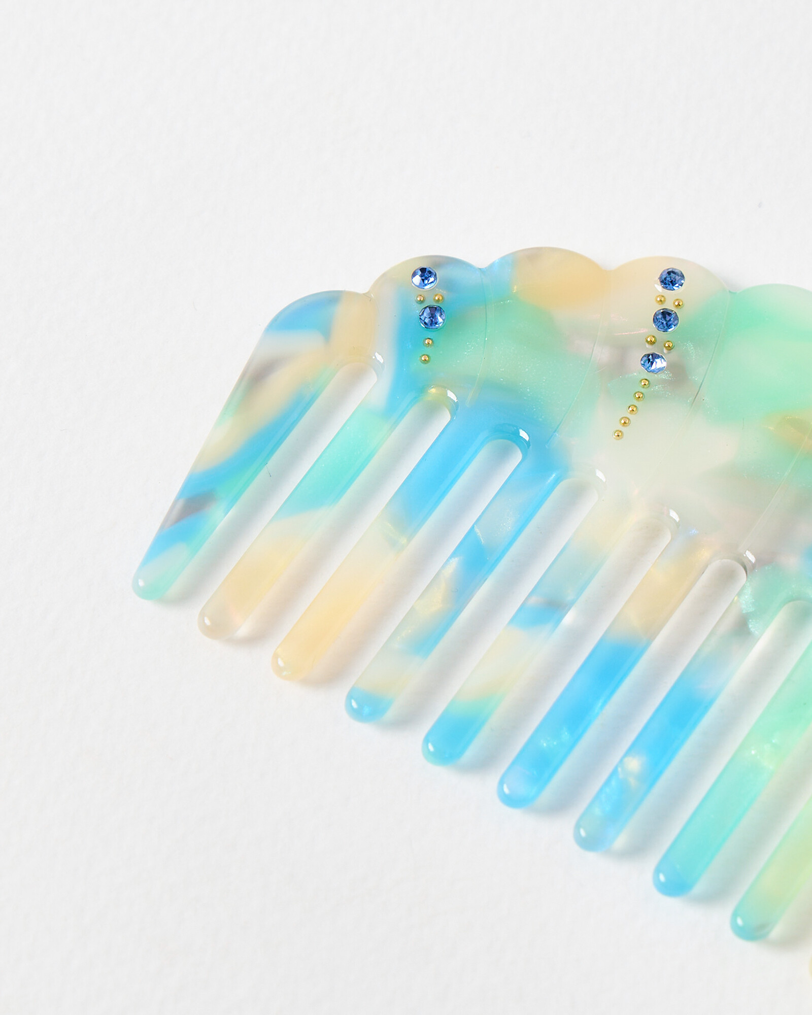 Scallop Shell Blue Hair Comb | Oliver Bonas