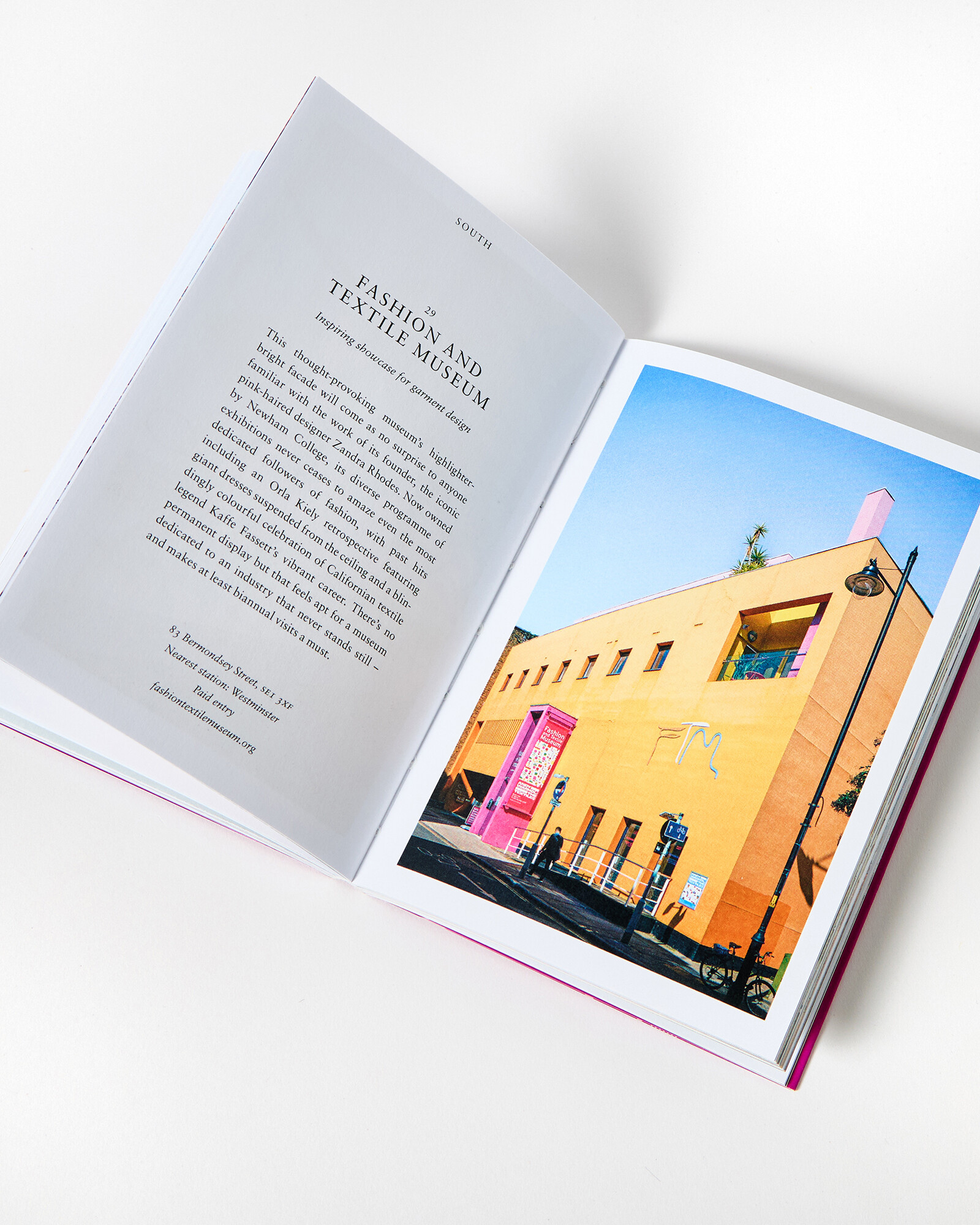London Museums Mini Travel Book | Oliver Bonas