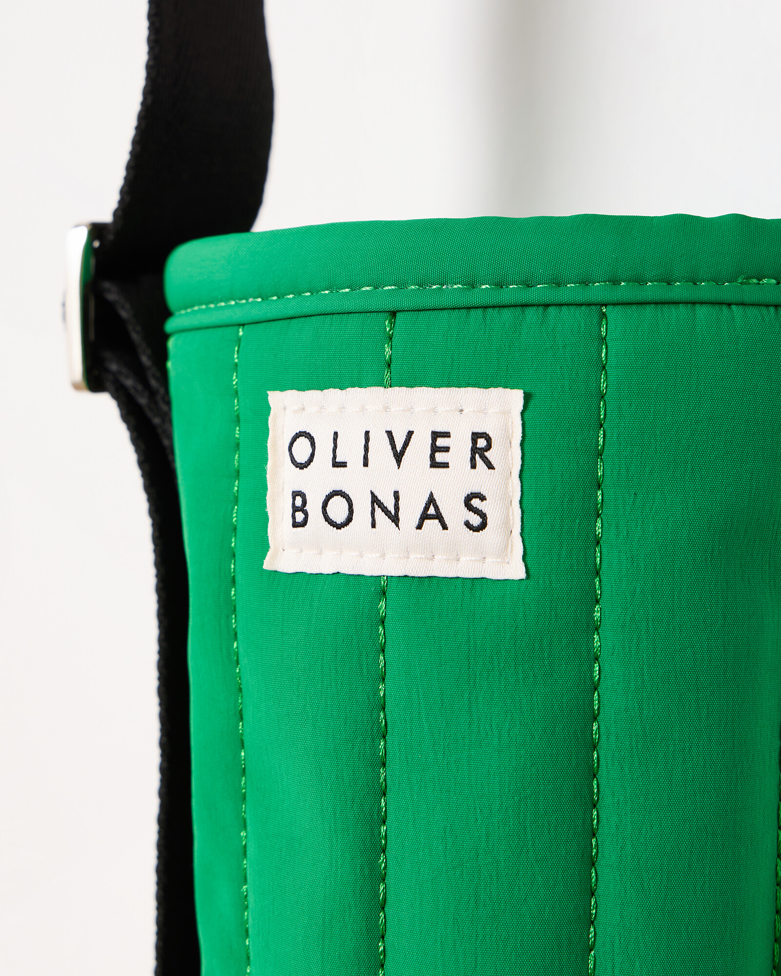 Sara Green Quilted Crossbody Water Bottle Holder | Oliver Bonas