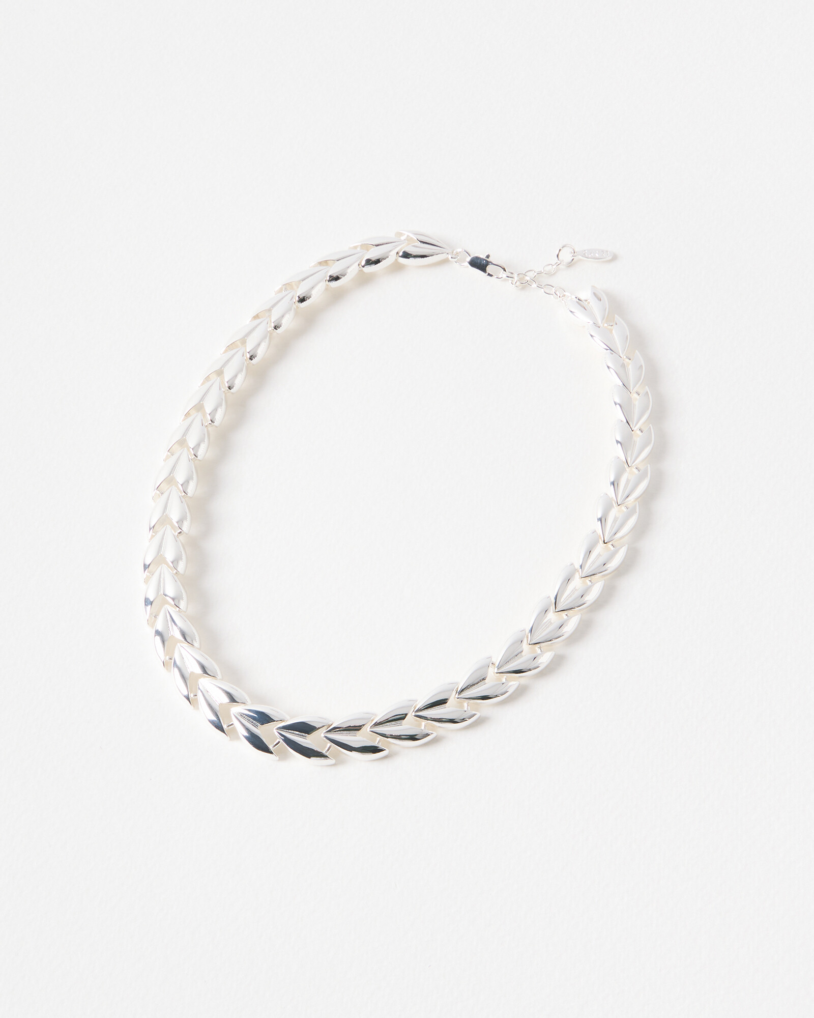 Sebria Chunky Silver Tone Collar Necklace | Oliver Bonas