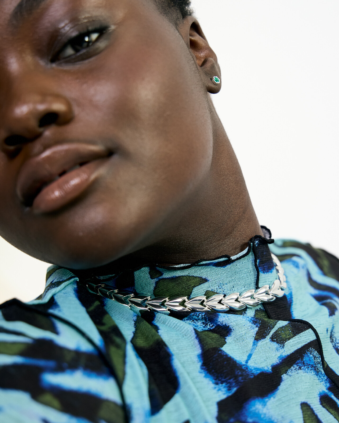 Sebria Chunky Silver Tone Collar Necklace | Oliver Bonas