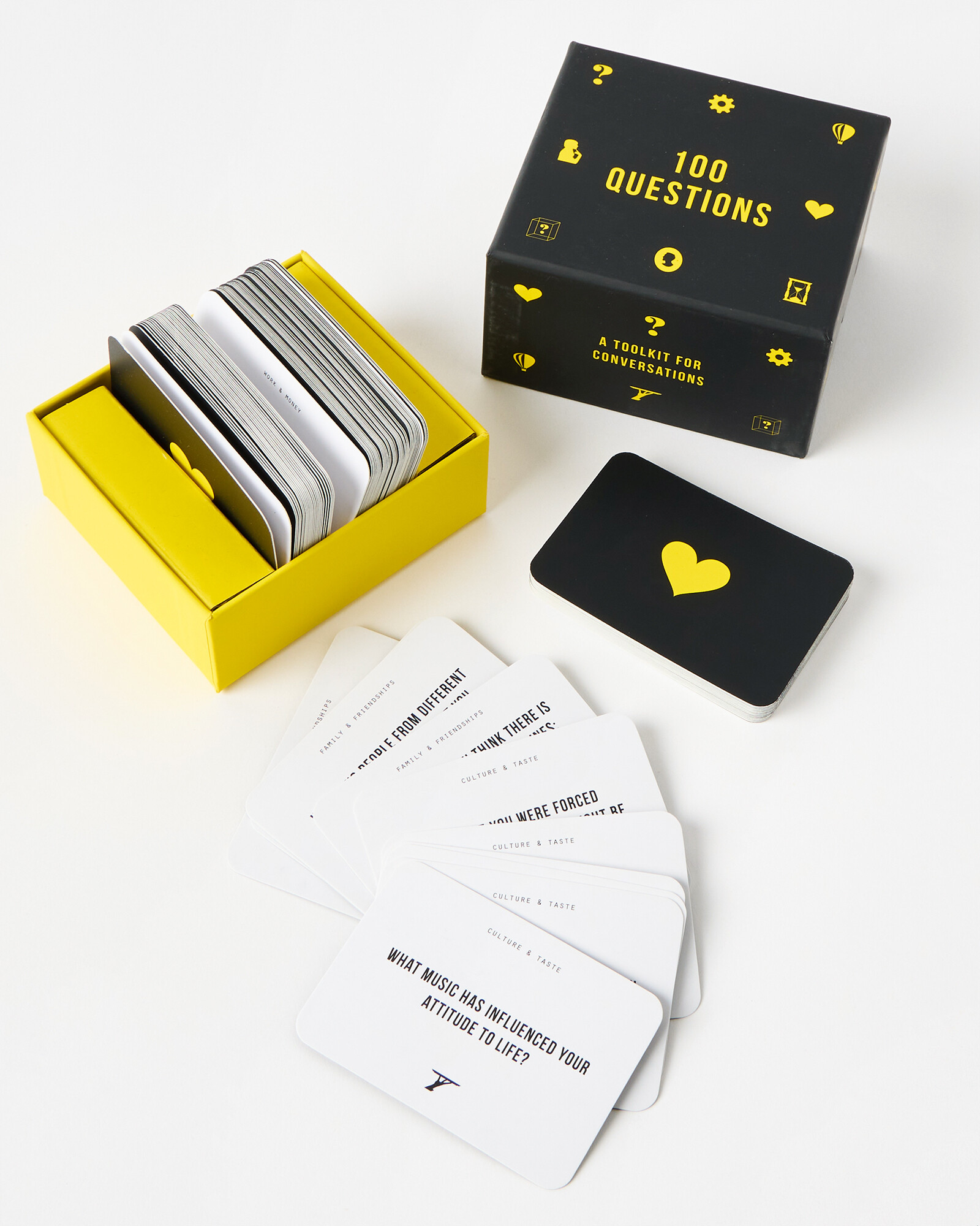 100 Questions Card Game | Oliver Bonas