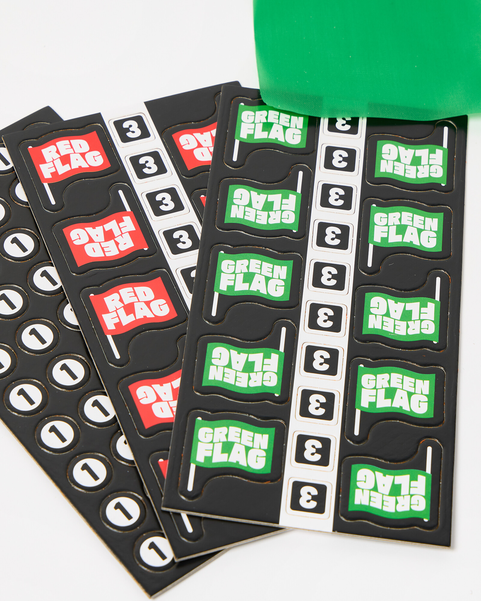 Red Flag Green Flag Card Game | Oliver Bonas
