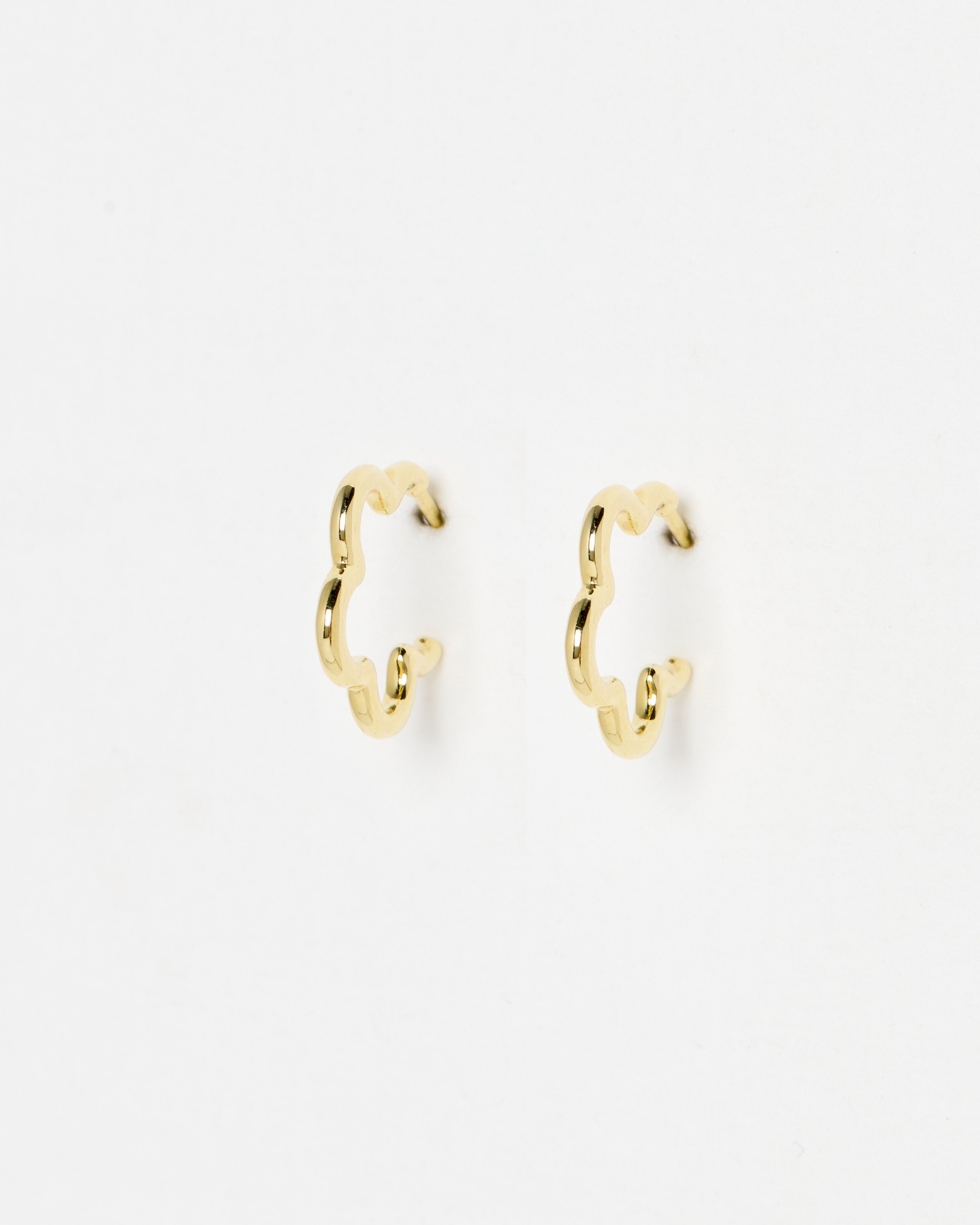Senna Scalloped Flower Gold Plated Small Hoop Earrings | Oliver Bonas