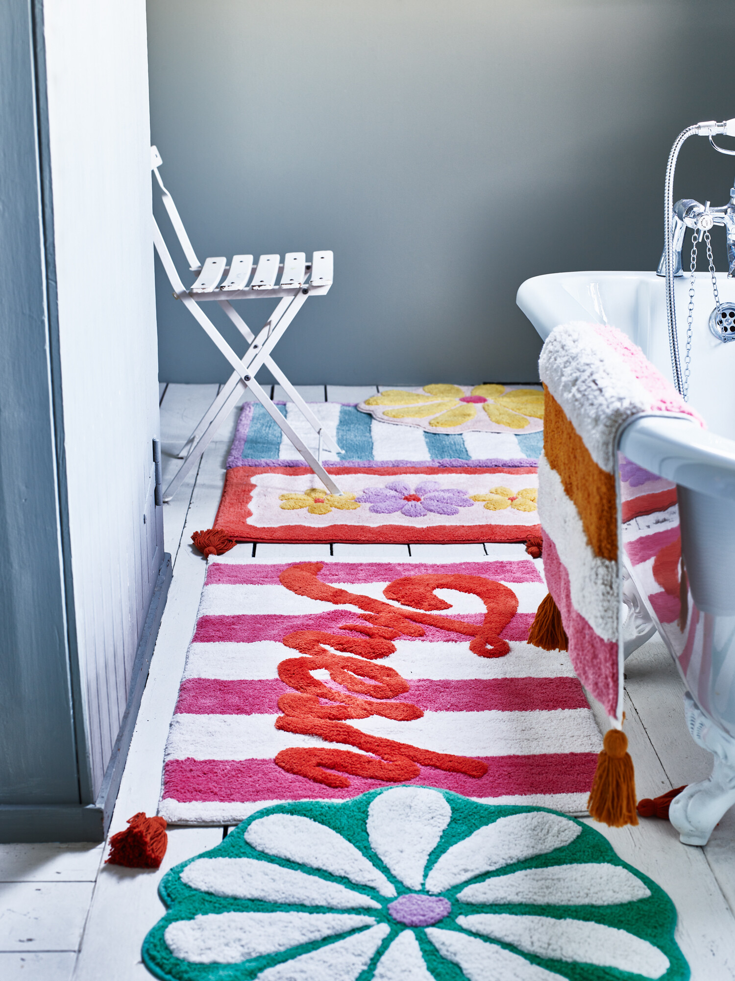 Floral Green Cotton Round Bath Mat Small | Oliver Bonas