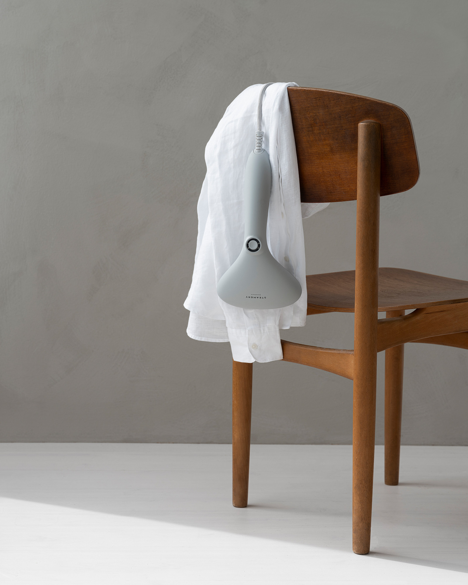 Steamery Grey Handheld Clothes Steamer | Oliver Bonas