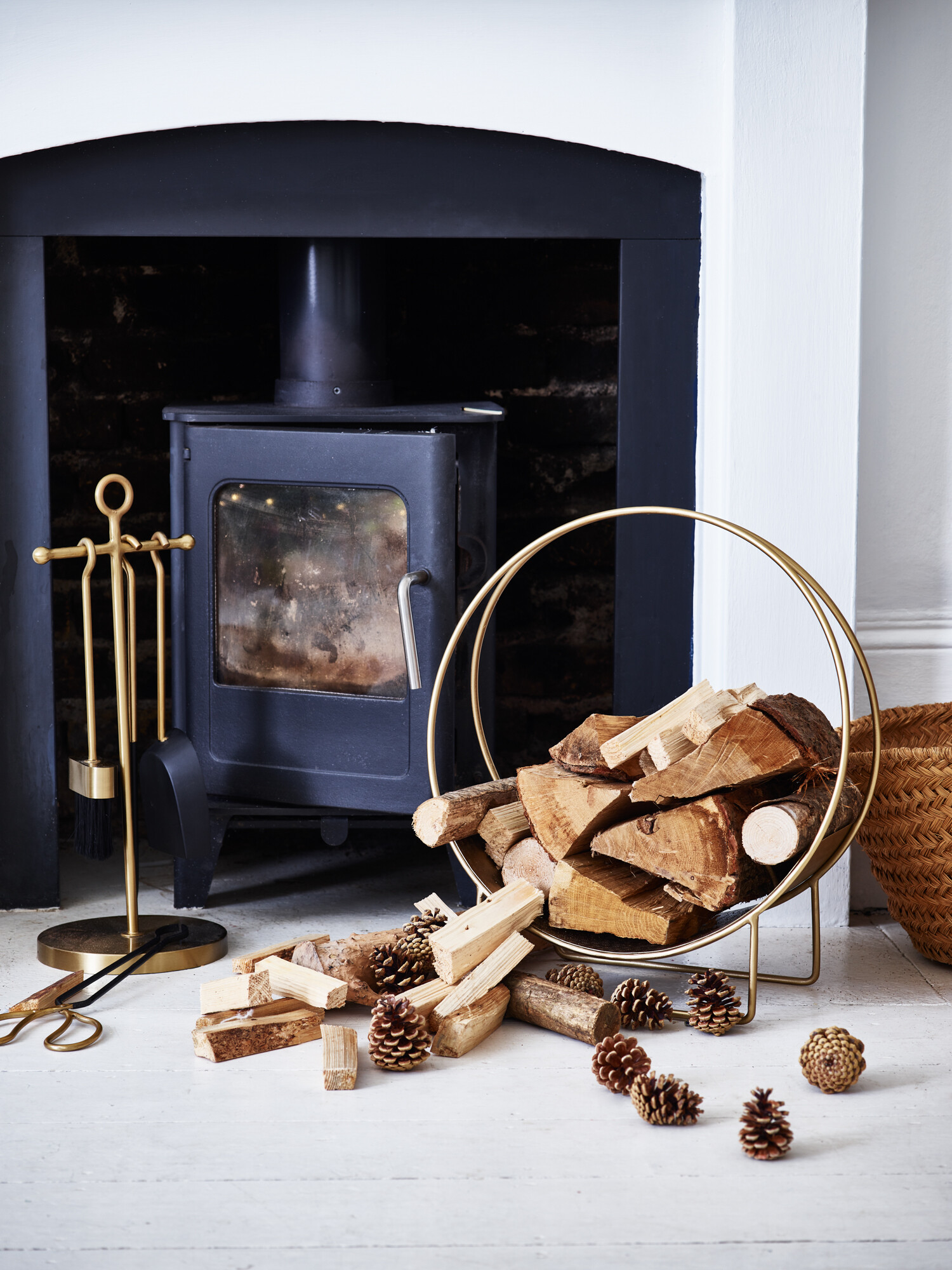 Gold Hammered Metal Log Holder | Oliver Bonas