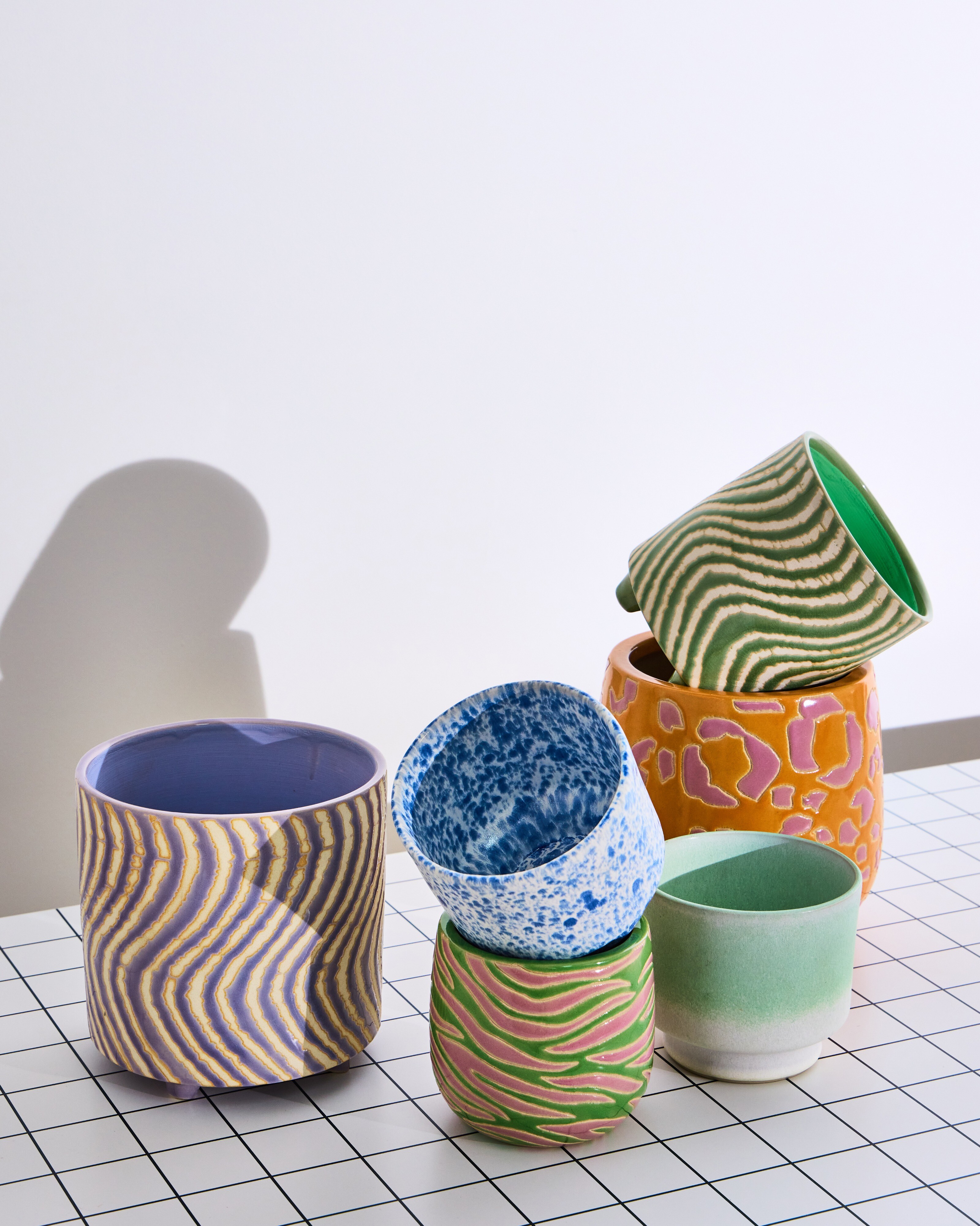 Kuori Green Wavy Ceramic Plant Pot Medium | Oliver Bonas