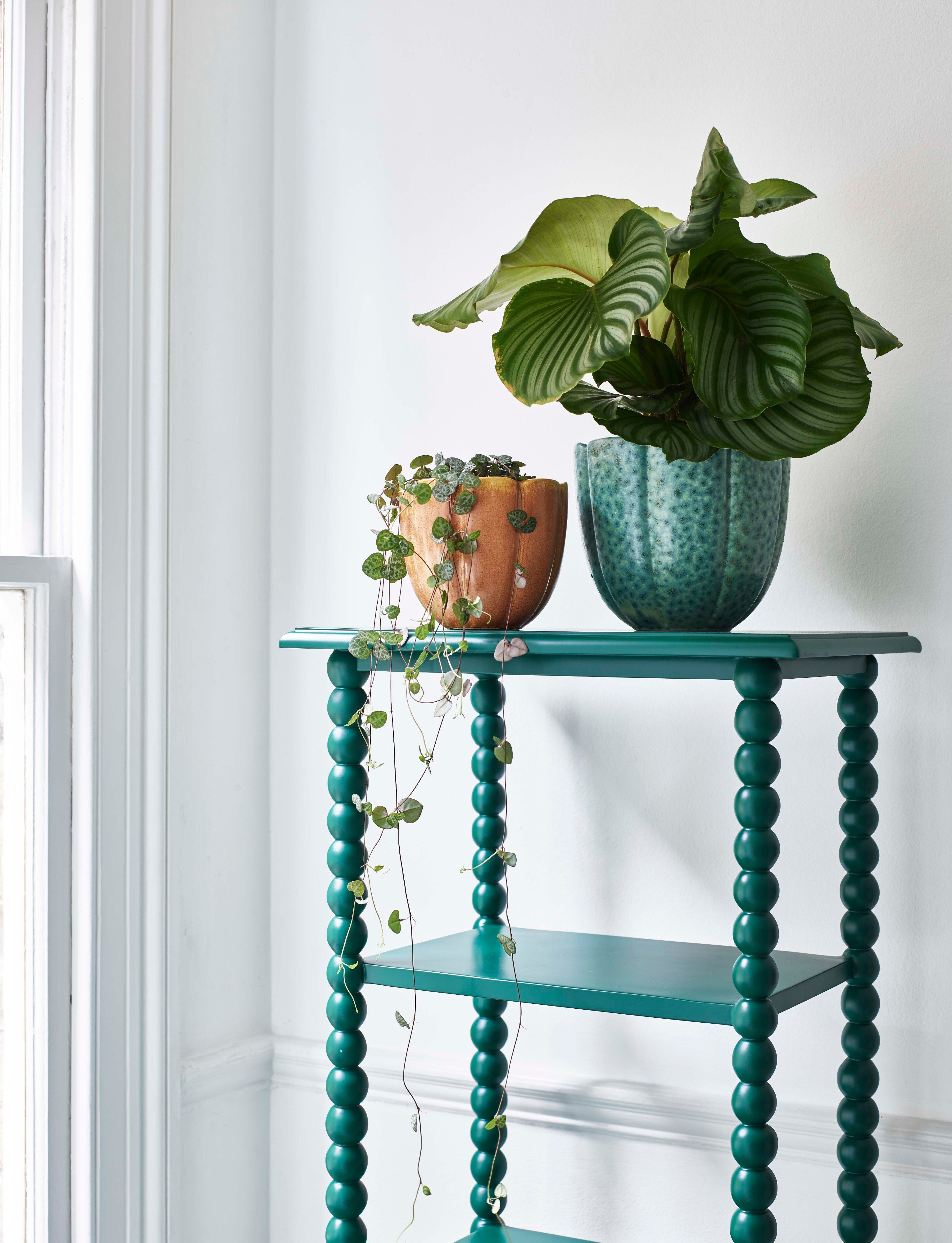 Flor Green Ceramic Plant Pot Large | Oliver Bonas