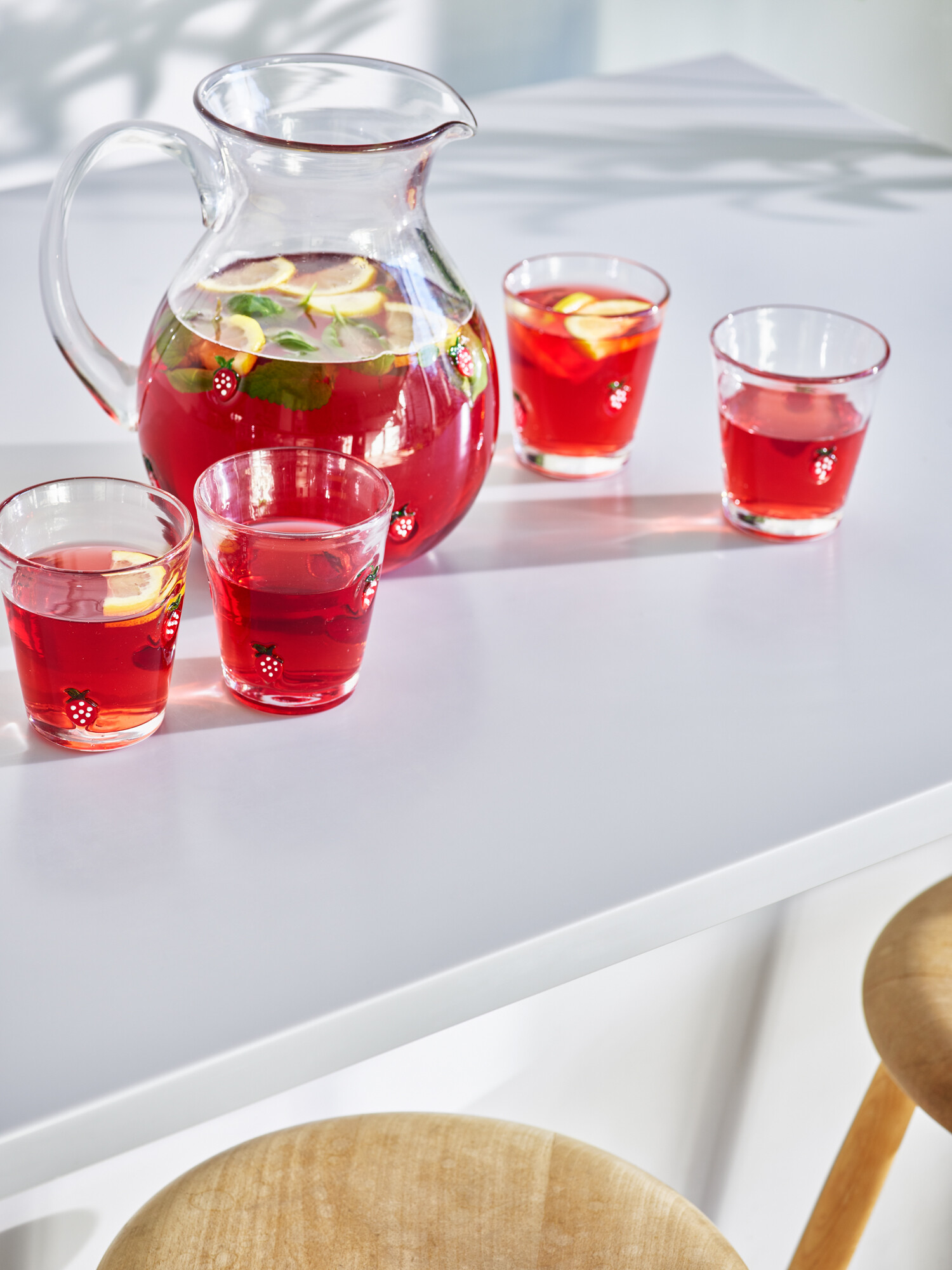 Como Strawberry Glass Tumblers Set of Four | Oliver Bonas